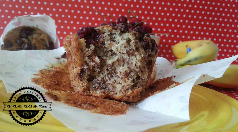 Muffini sa bananama, visnjama i komadicima cokolade | La Petite Table